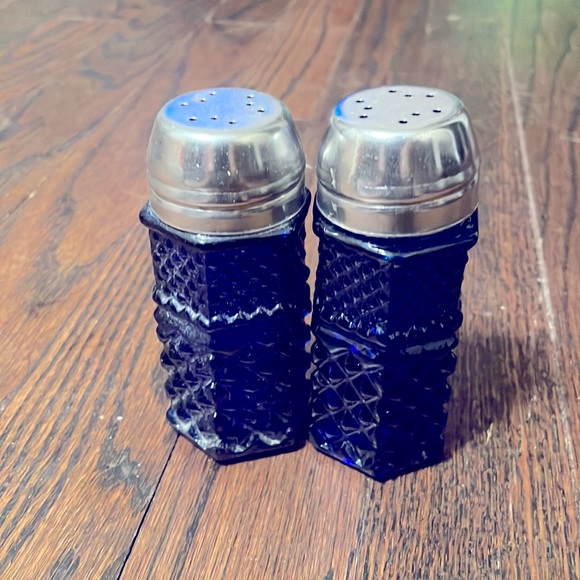 Kitchen | Vintage Pair Cobalt Blue Salt And Pepper Shaker Set | Poshmark
